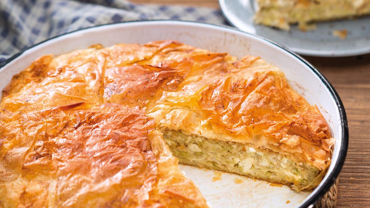 Баница с прясно зеле и сирене