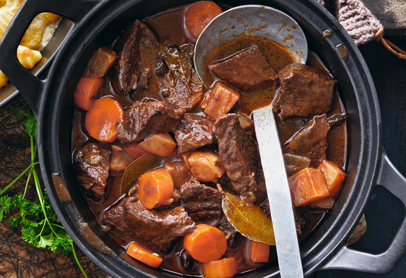 Geschmortes Rindfleisch mit Wurzelgemüse und gratinierten Gnocchi | BILLA