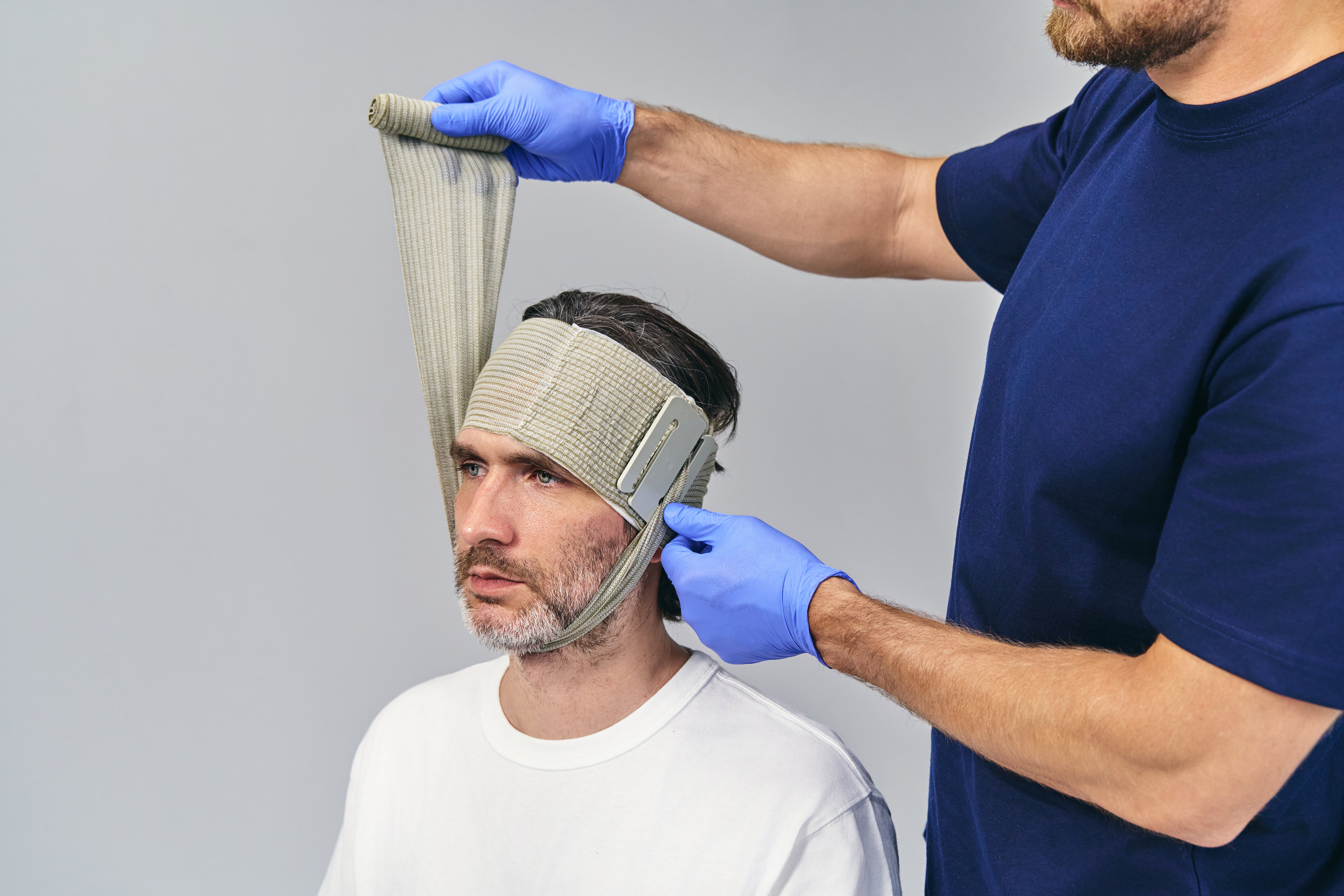 TRAUMA BANDAGE – Application on the head - TRAUMA BANDAGE & Trauma-Box ...