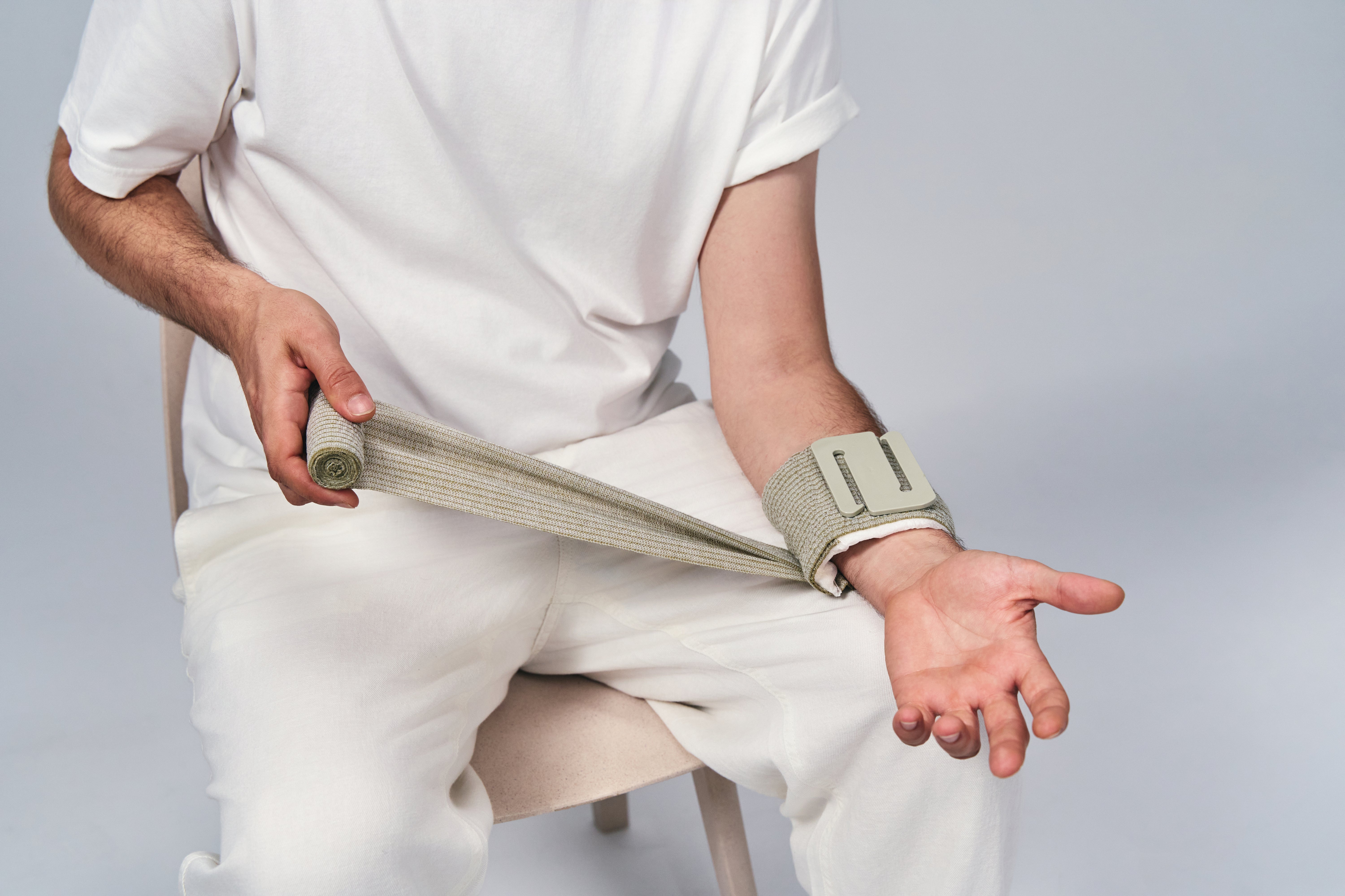 Application TRAUMA BANDAGE - TRAUMA BANDAGE & Trauma-Box - Trauma Equipment