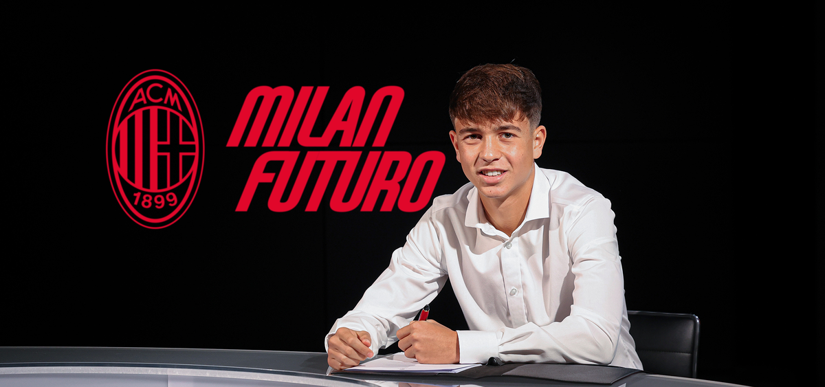 Mattia Angelicchio signs his first contract with AC Milan: the official ...