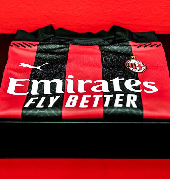 The new 2020/21 kit makes its San Siro debut | AC Milan