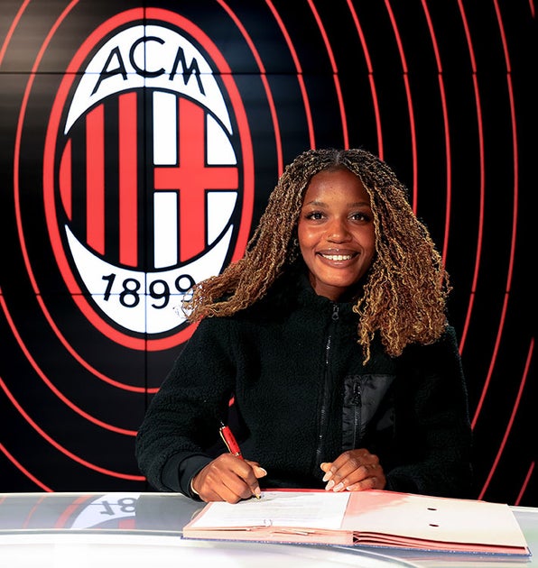 Evelyn Ijeh, her first day in Rossonero: the photogallery | AC Milan