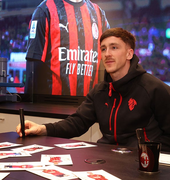 Meet&Greet, Saelemaekers at the AC Milan Store San Babila: the ...