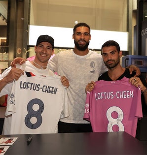 Meet&Greet: Loftus-Cheek at the Milan Store Downtown, the photogallery ...