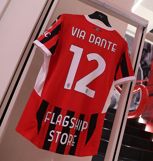 The opening of the new Rossoneri Flagship Store: the photogallery | AC ...