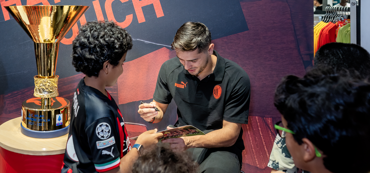 AC Milan's Trophy Tour in Dubai a success: more than 500 fans present ...