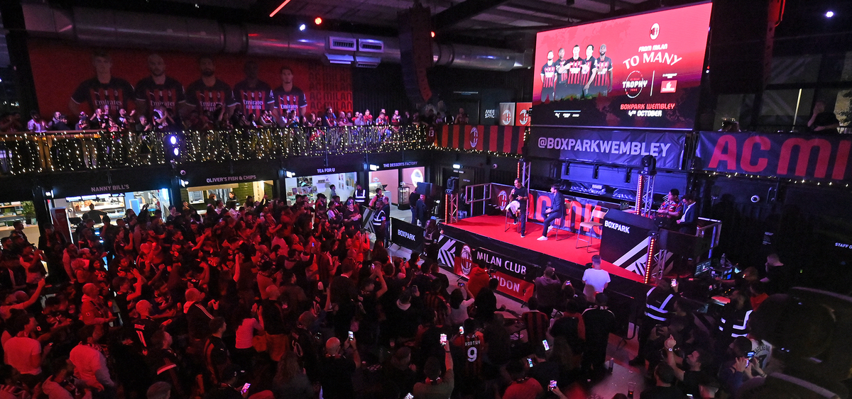 2000 fans in London for the AC Milan Trophy Tour | AC Milan