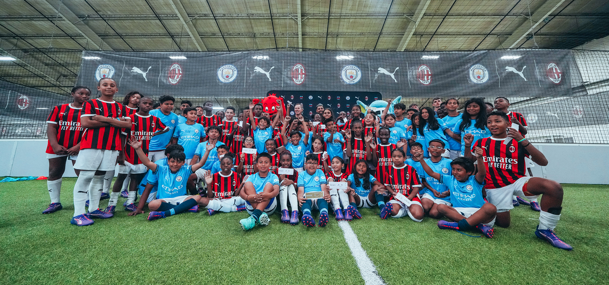 AC Milan and Manchester City host community football session | AC Milan