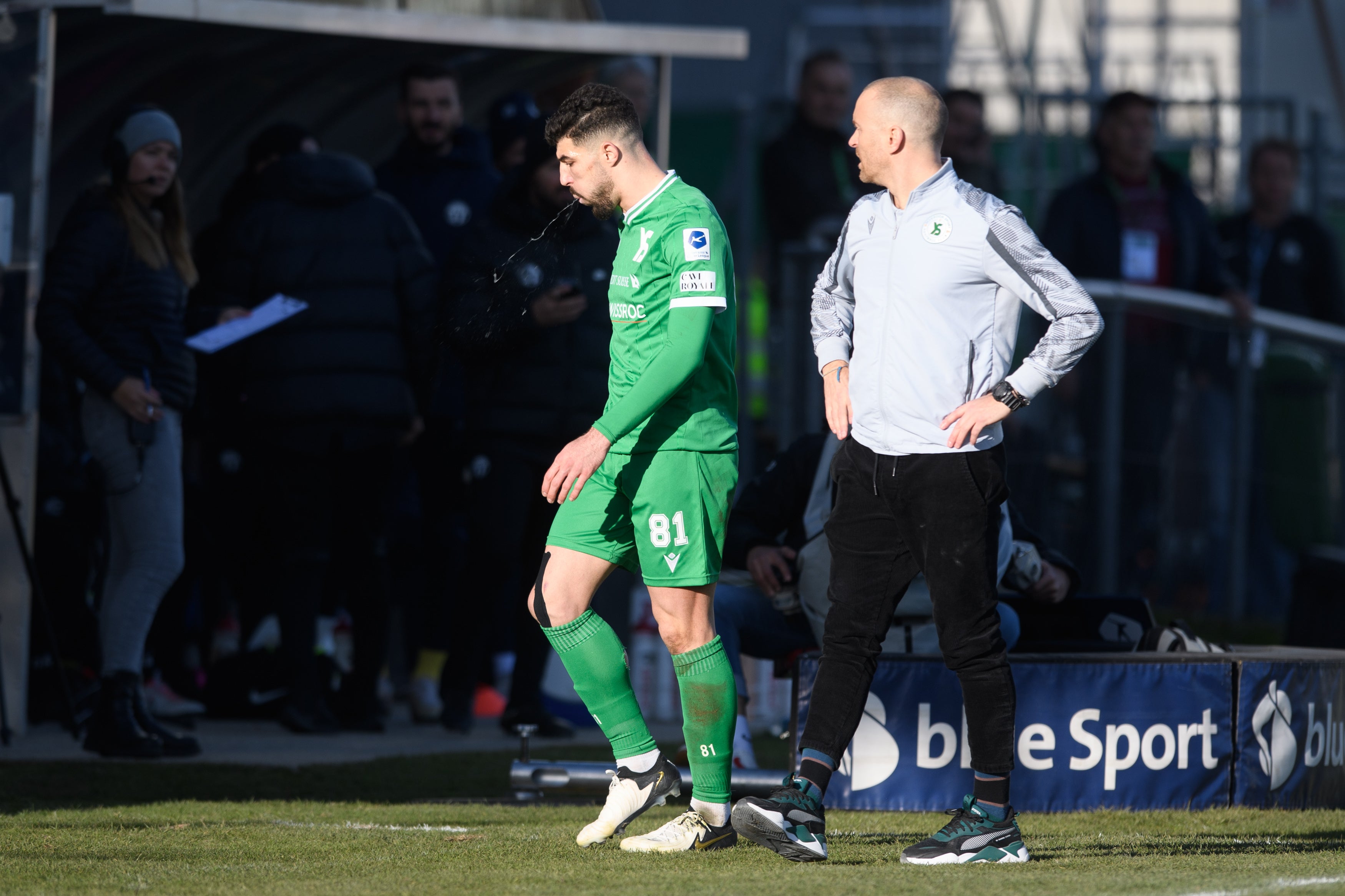 Un match de suspension contre 3 joueurs et 1 entraîneur
