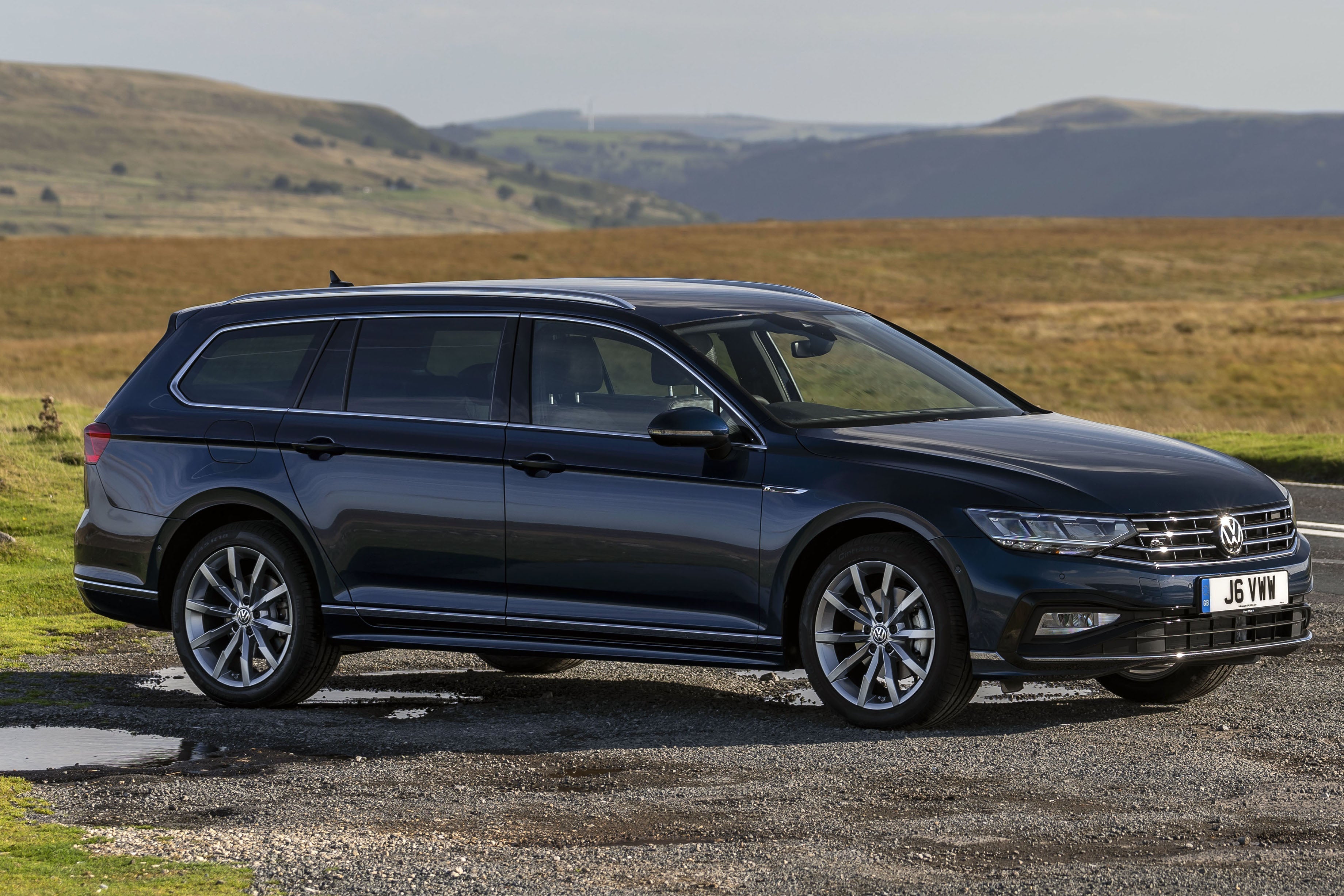 Volkswagen Passat Estate Review | heycar