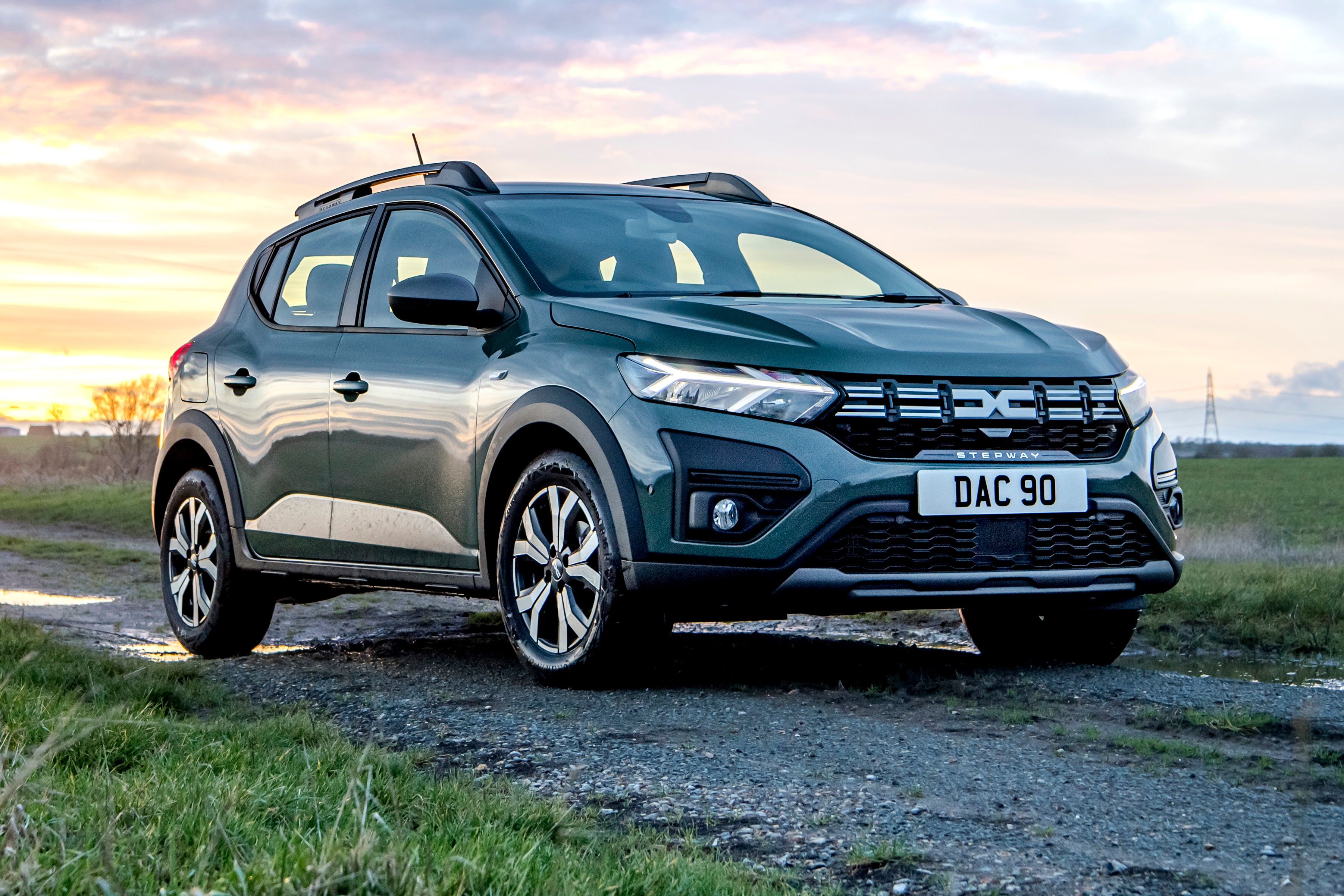 Dacia Sandero Stepway Review 2023 | heycar