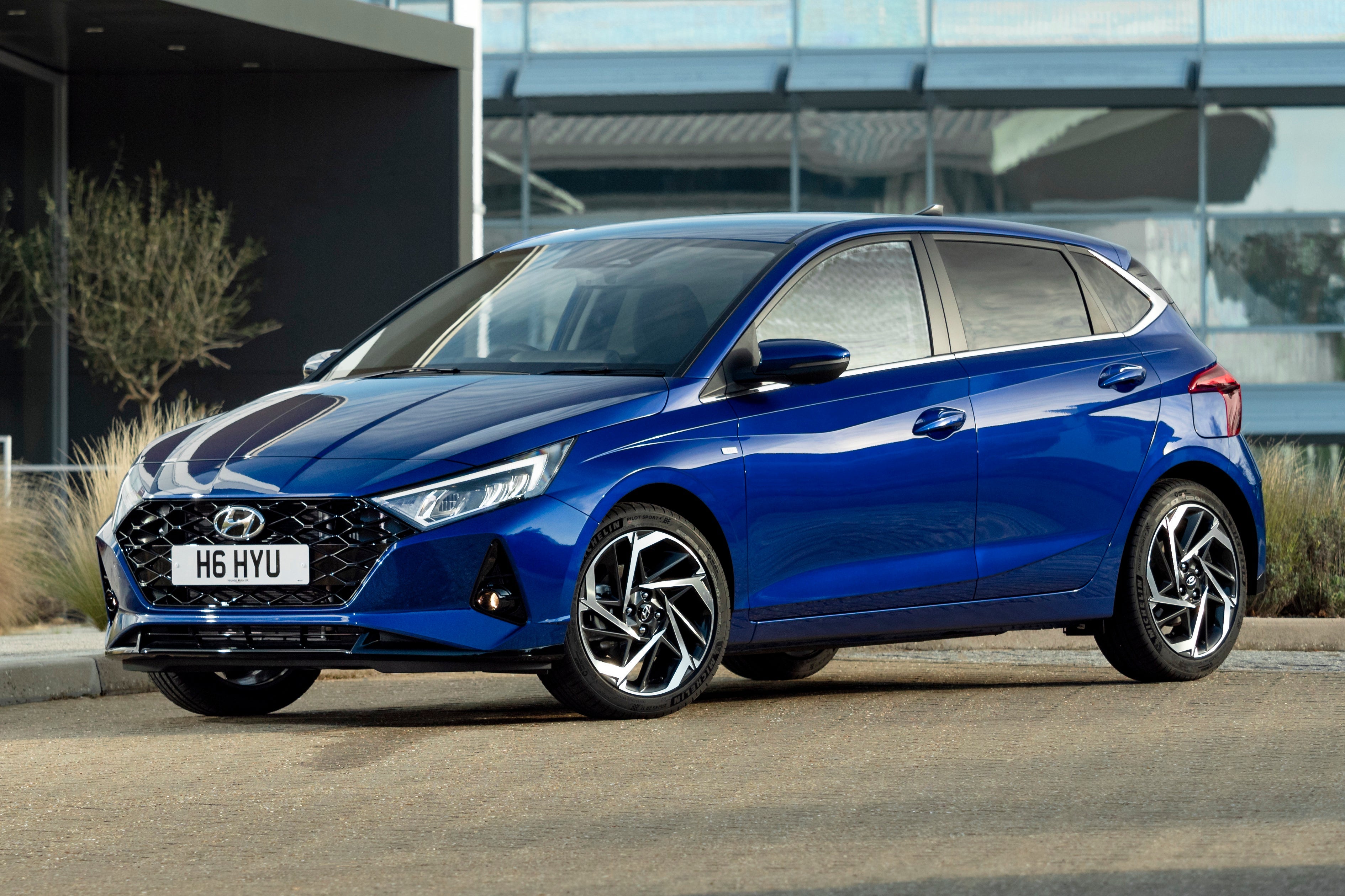 Hyundai i20 Review 2025: Price, specs & boot space | heycar UK