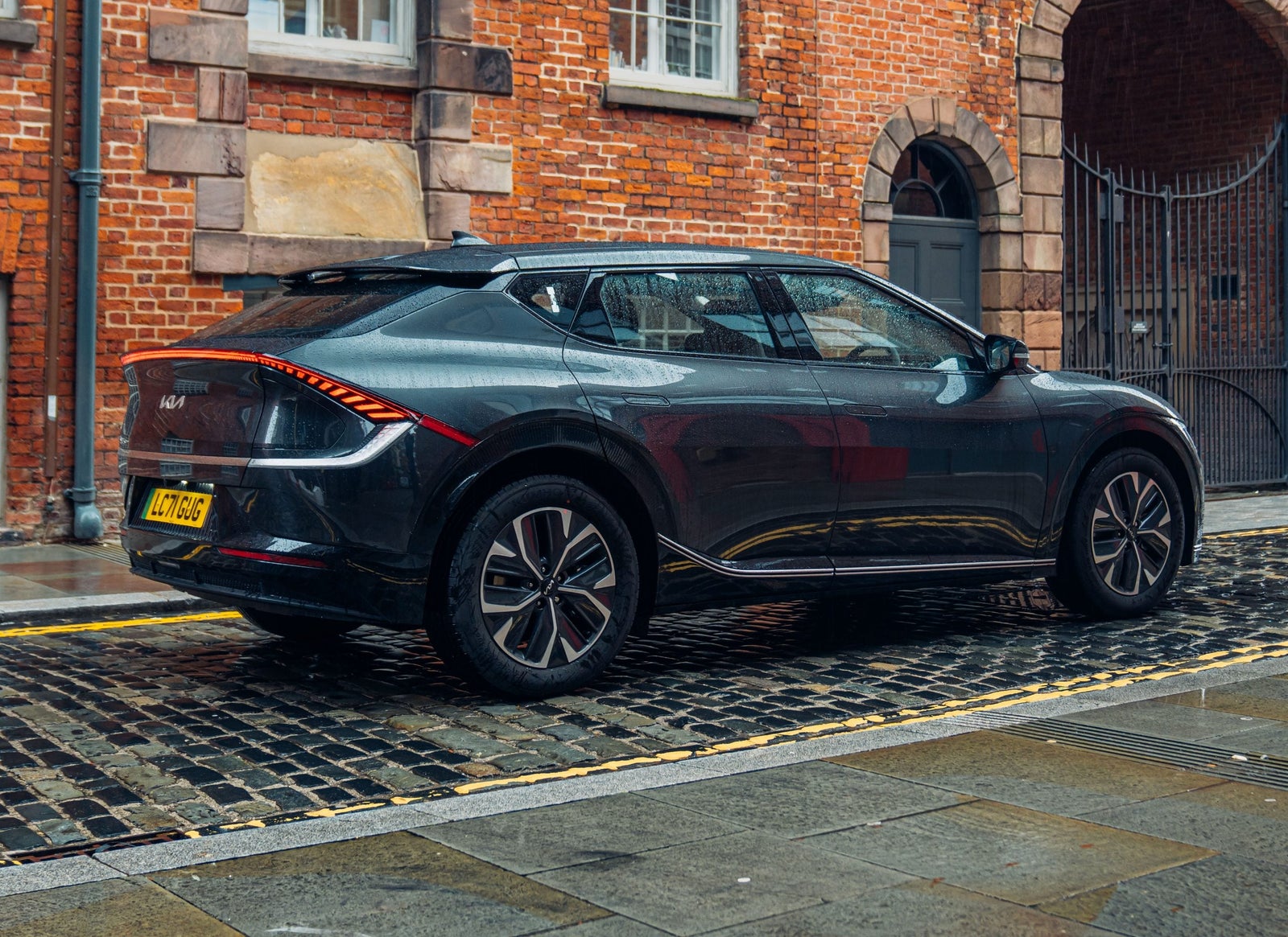 Best Electric SUVs 2024 | heycar