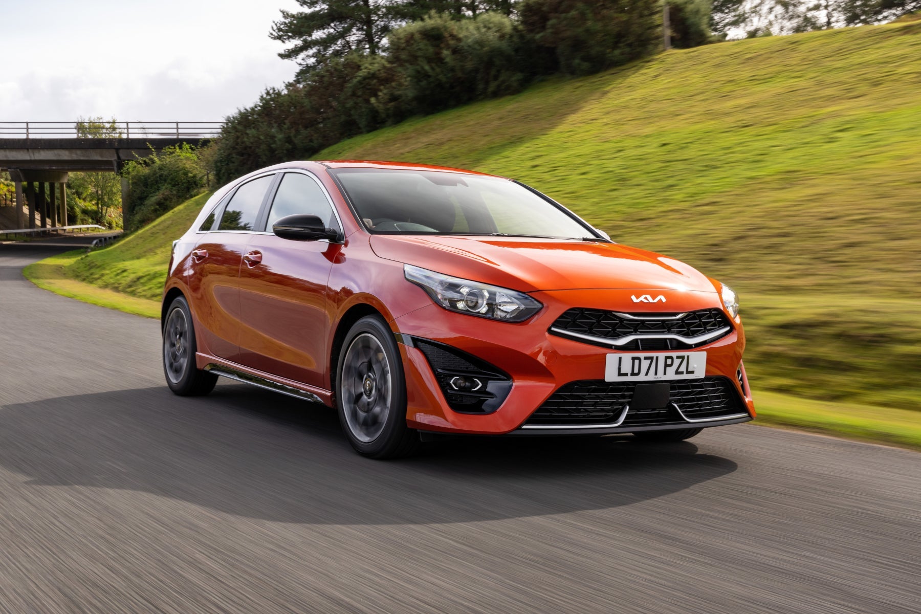 Kia Ceed Review 2025: Price, specs & boot space | heycar UK