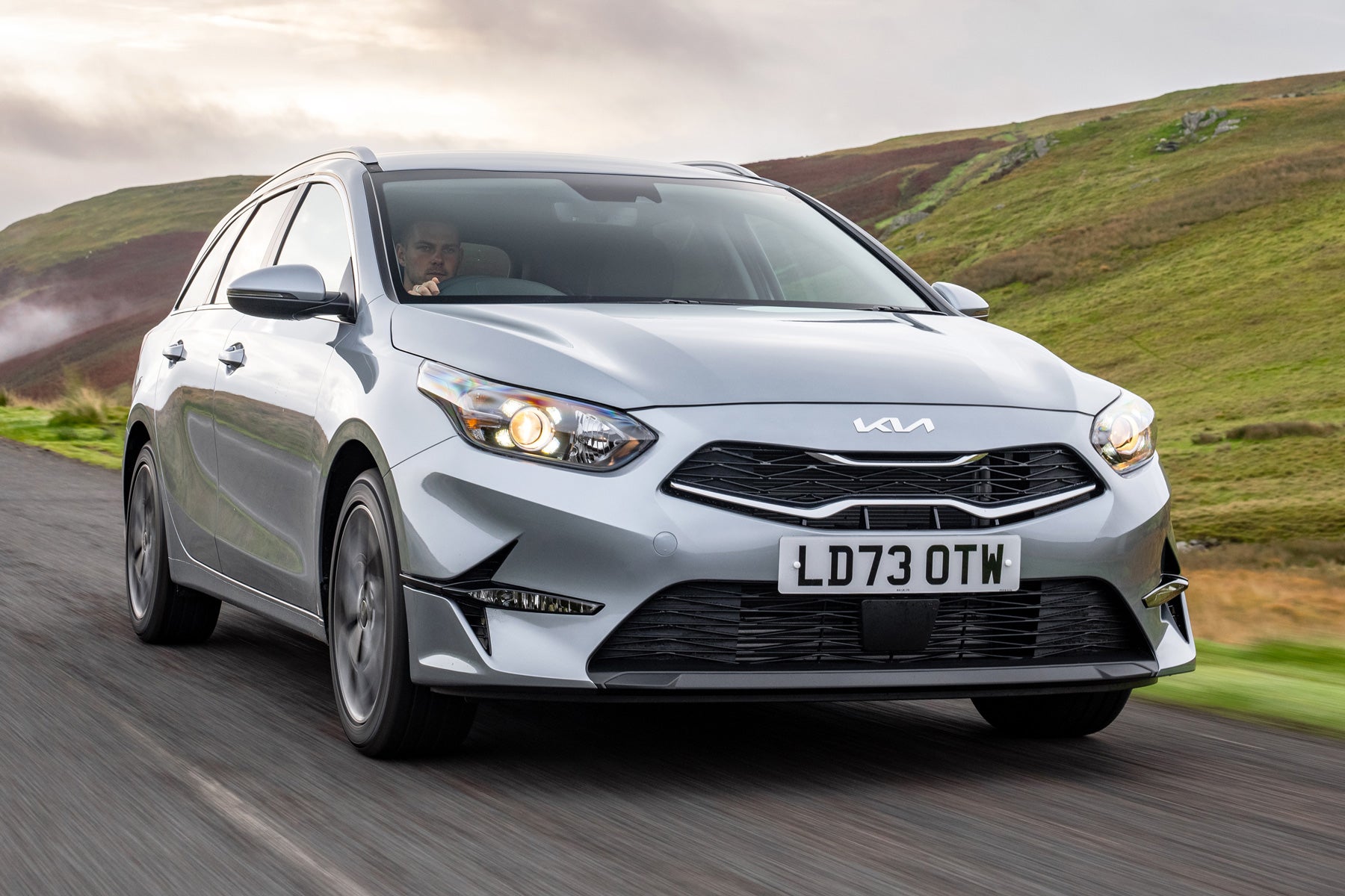 Kia Ceed Sportswagon Review 2026: Price, specs & boot space | heycar UK