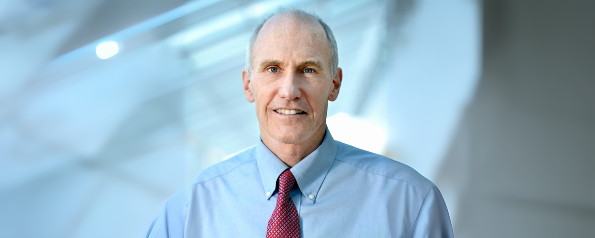 Carl June receives DKMS Mechtild Harf Science Award