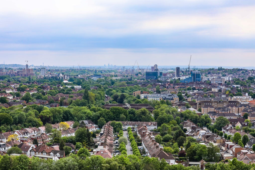 Edgware Parade, Barnet | SNG | SNG Sales