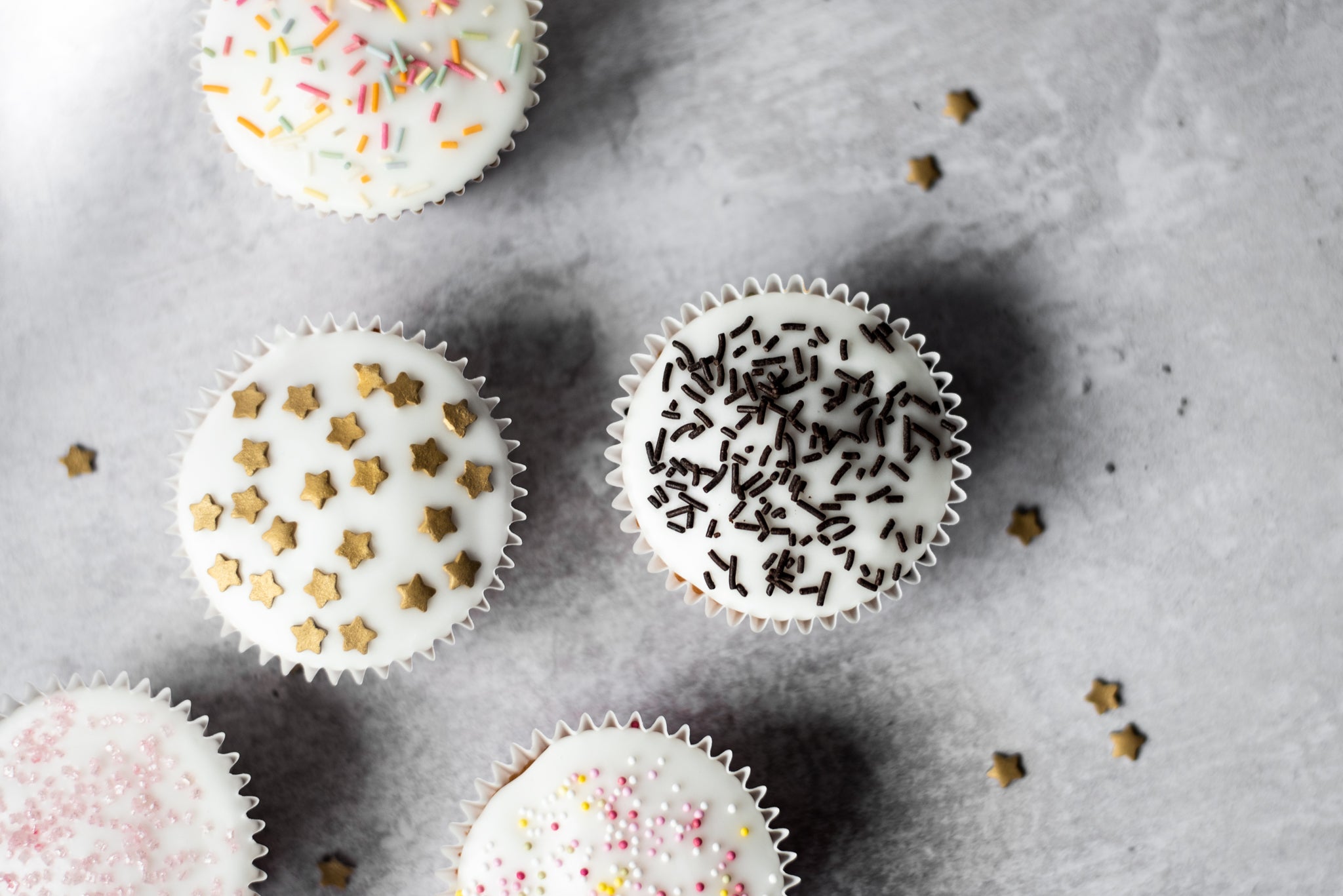 Glace Icing Recipe How To Make Quick And Simple Glace Icing Baking Mad