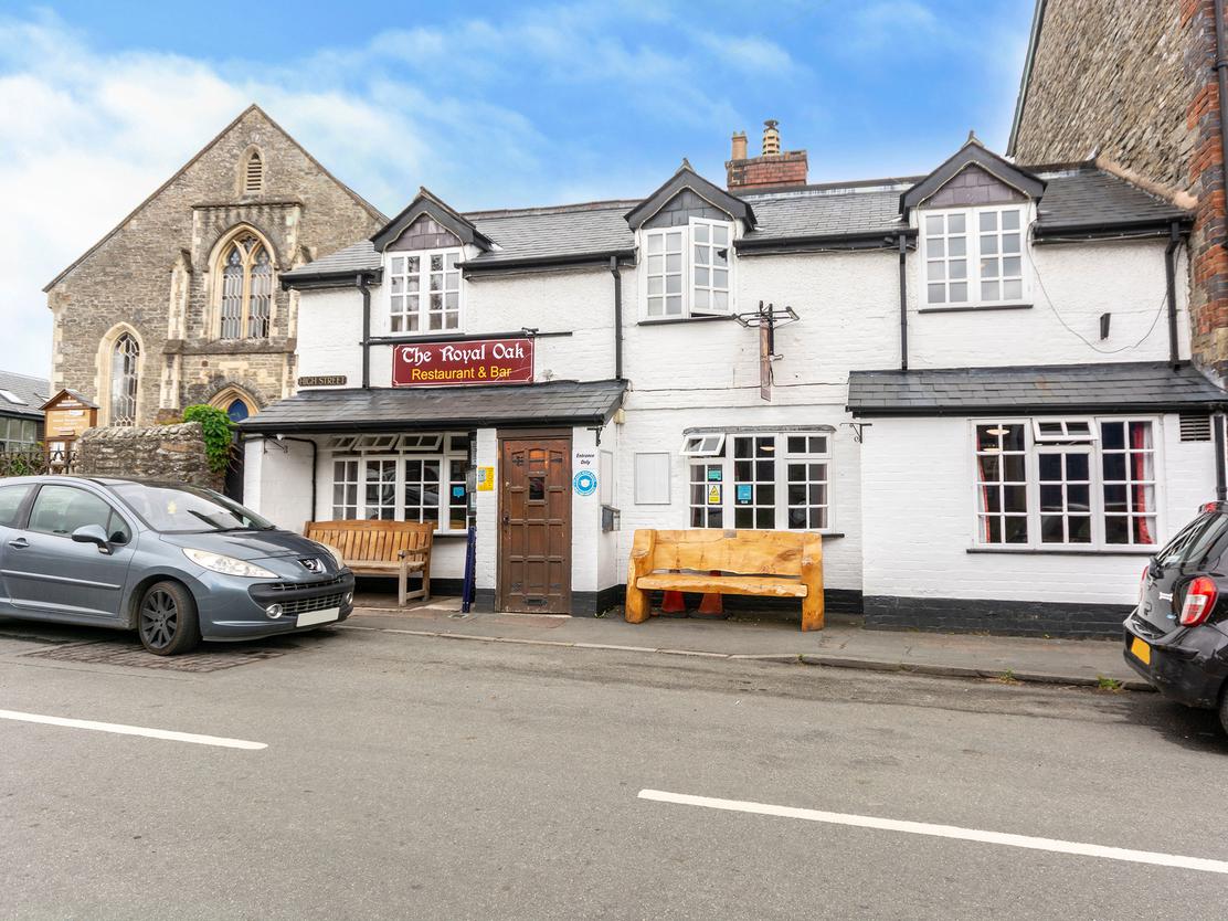 Traditional & Cosy Inn | Christie & Co