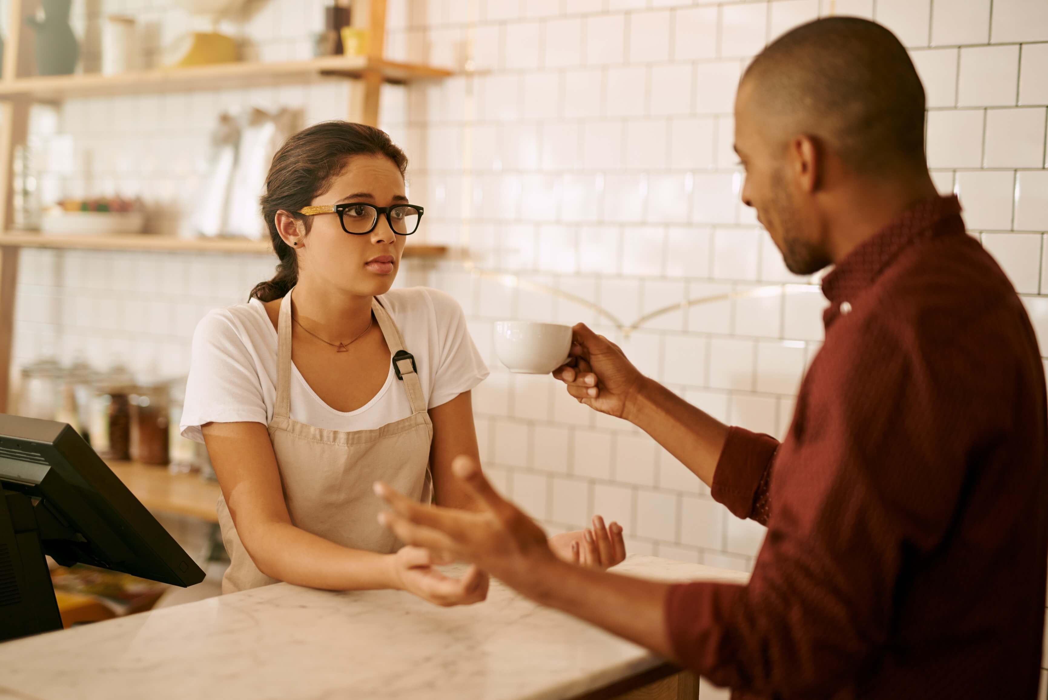 How to deal with complaints and build customer relationships | Bionic