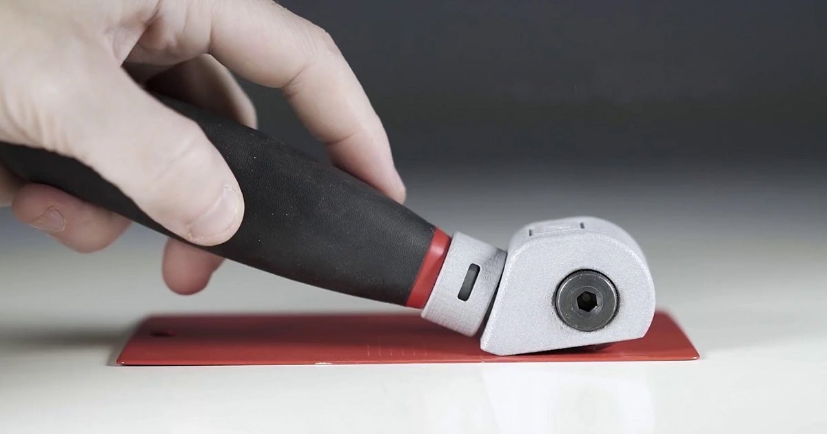 Why NEURTEK Chose AM to Redesign Its Ergonomic Scratch Tool