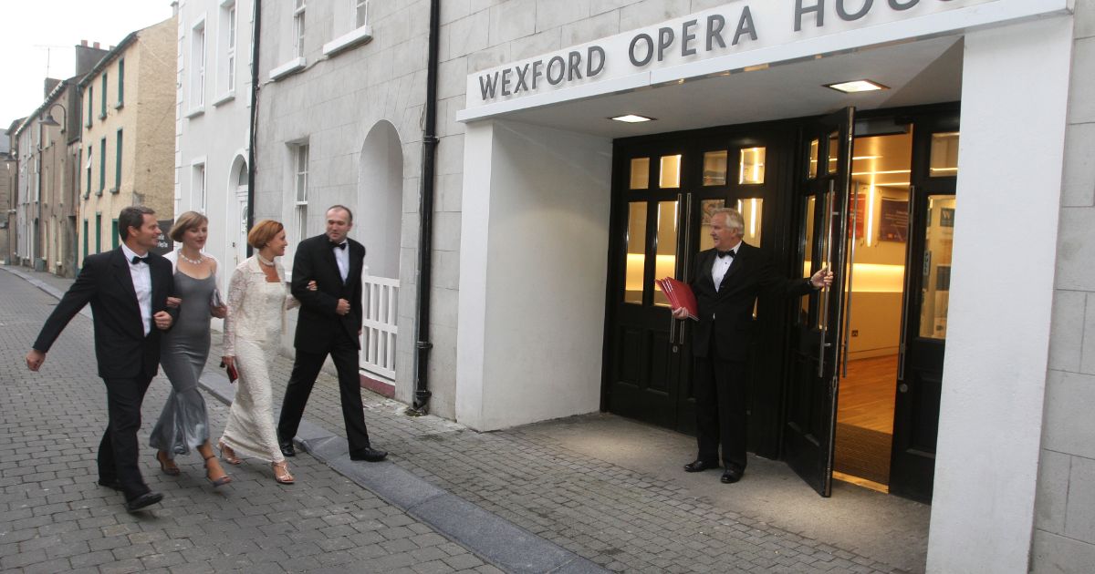 Enjoy Ireland's Best Theatres with Discover Ireland