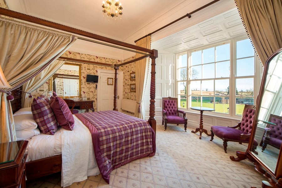 Stay with Darver Castle