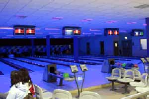 Visit Hot Shots Bowling with Discover Ireland