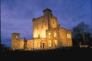 Visit Knappogue Medieval Castle Banquet with Discover Ireland