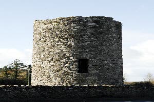 Visit Drumcliffe Round Tower And High Cross with Discover Ireland