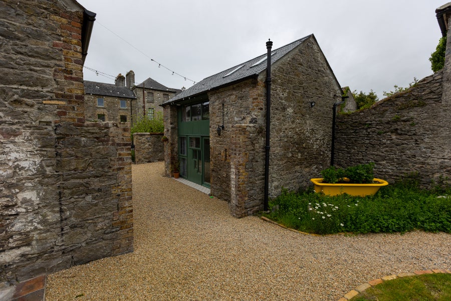 Stay with The Stables