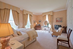 Stay with Thomond House