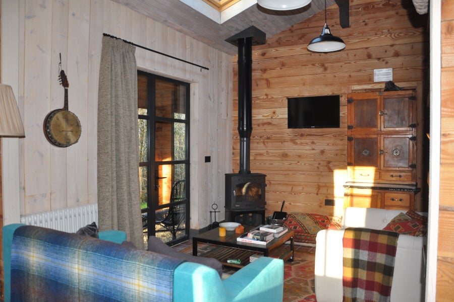 Stay with Cabu by the Lakes