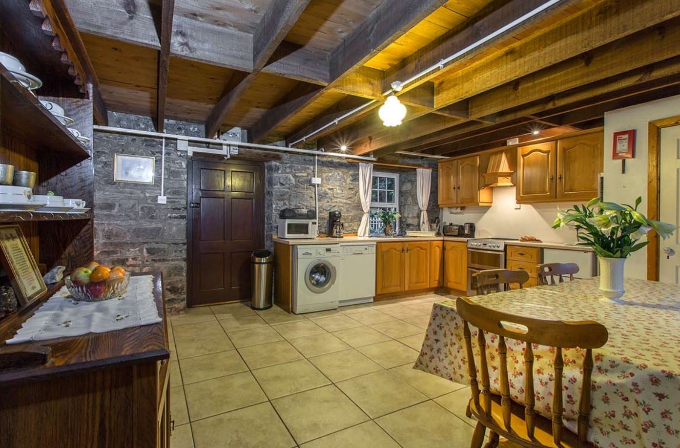 Stay with Killure Lodge & Wilde Cottage