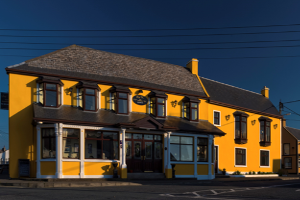 Stay with Bay View Hotel (Kilkee)
