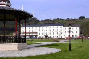 Stay with Walter Raleigh Hotel