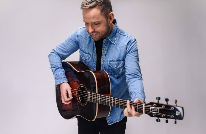Visit Derek Ryan Live in Concert with Discover Ireland