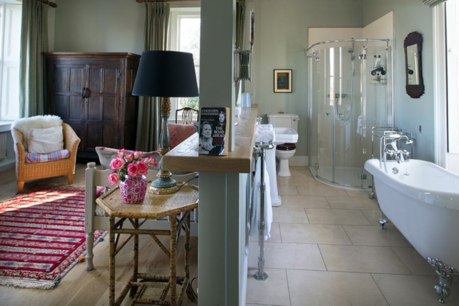 Stay with Sandbrook House and Garden