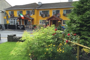 Stay with Lydons Lodge Hotel