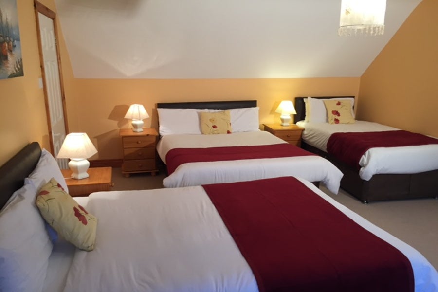 Stay with 2 Mile Lodge