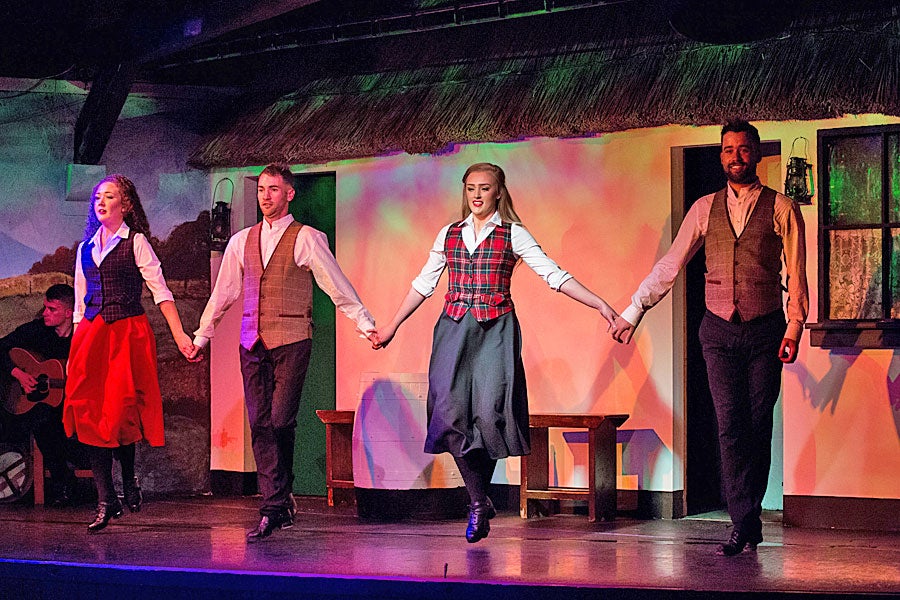 Visit Traditional Irish Night at Bunratty Folk Park with Discover Ireland