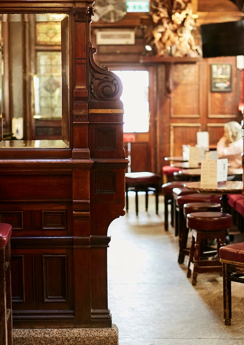 Discover the 10 Oldest Pubs in Dublin With Visit Dublin
