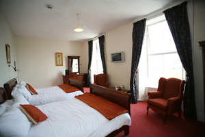 Stay with Walter Raleigh Hotel