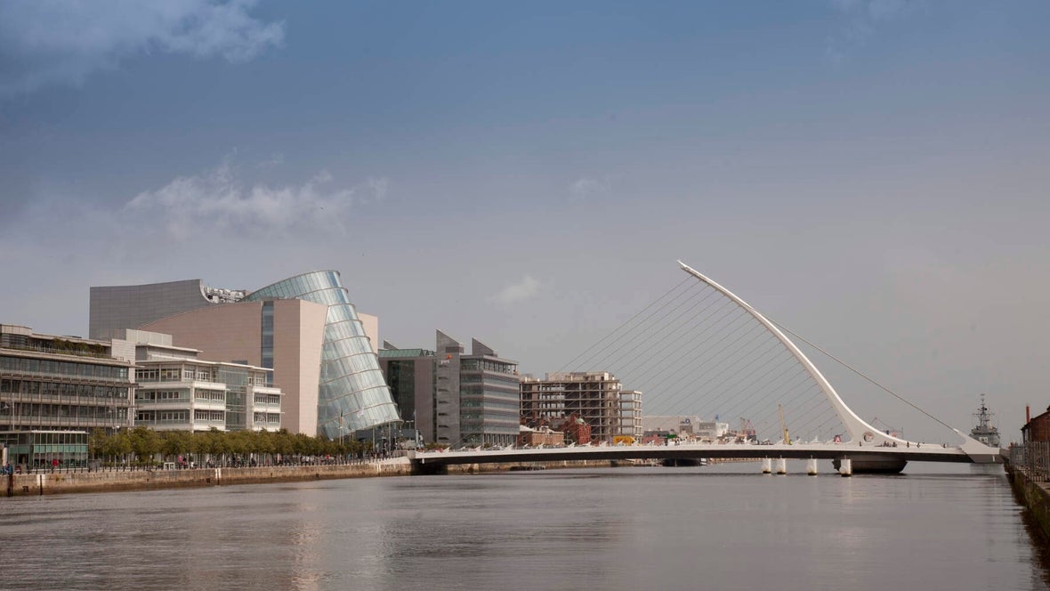 Take a Photo on One of Dublin's Most Famous Bridges | Visit Dublin