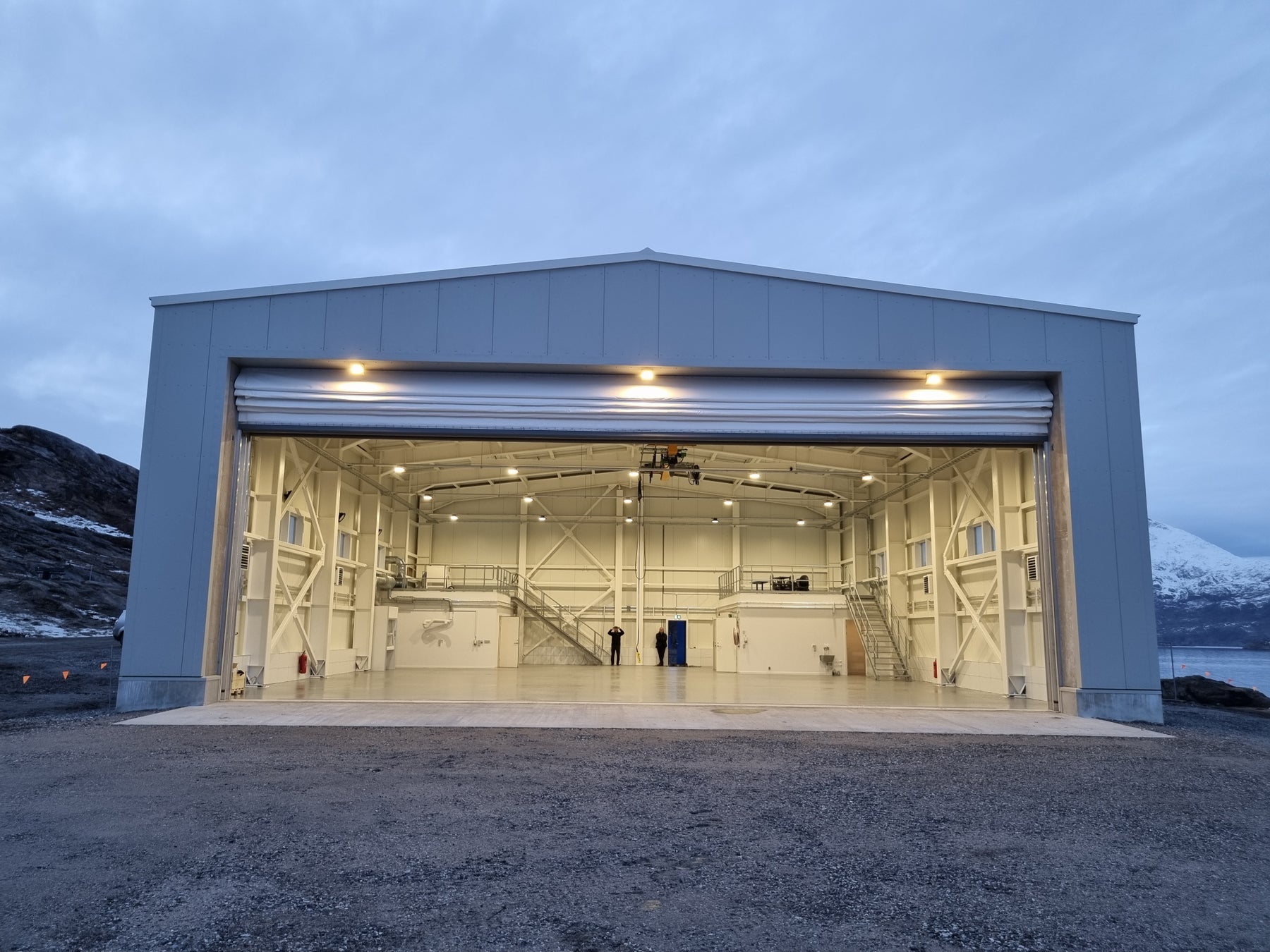 Flight hangar - Greenland | Joris Ide Nederland
