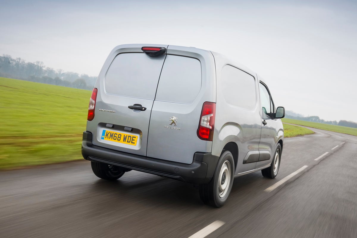 Peugeot Partner Review | heycar