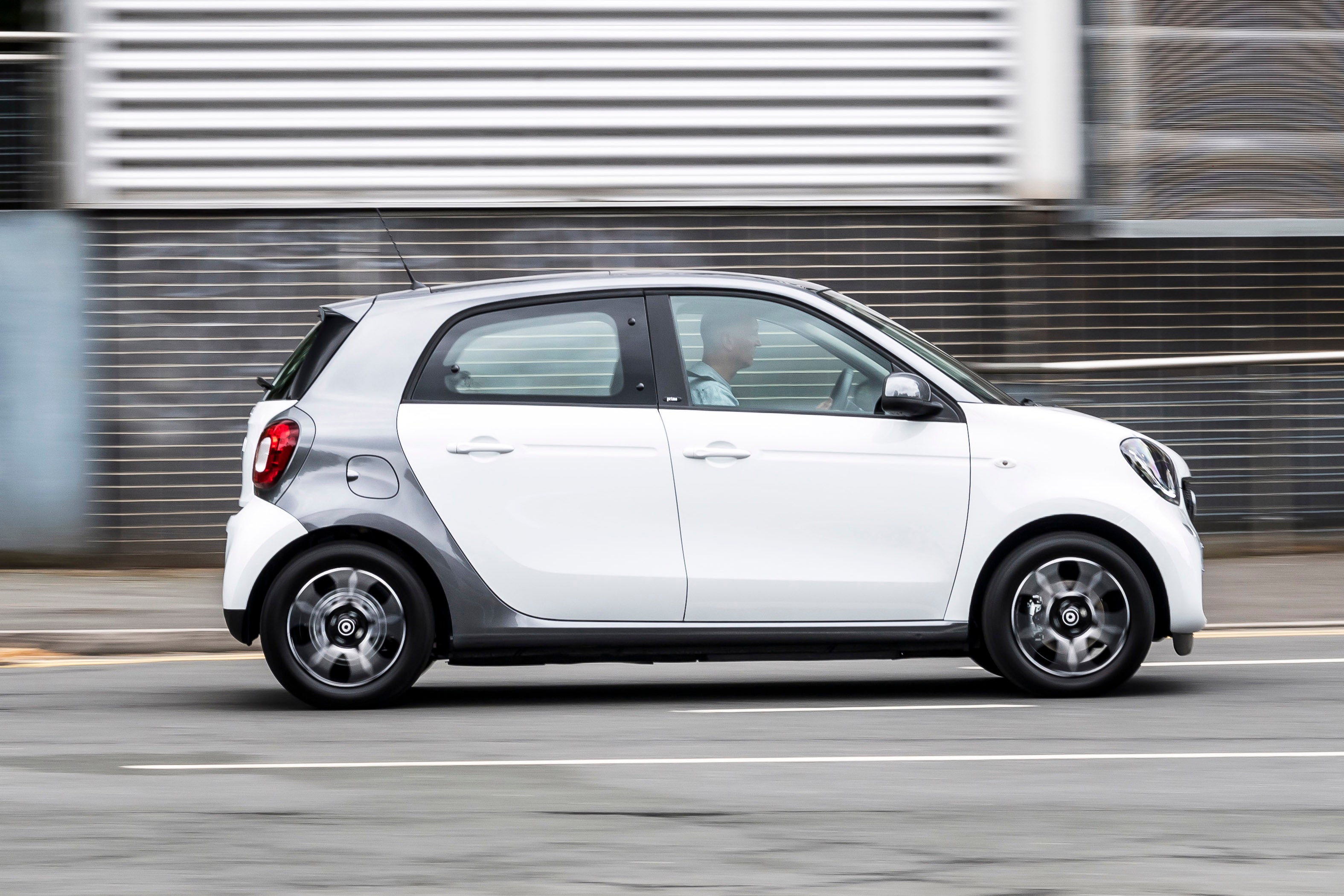 Smart EQ Forfour Review | heycar