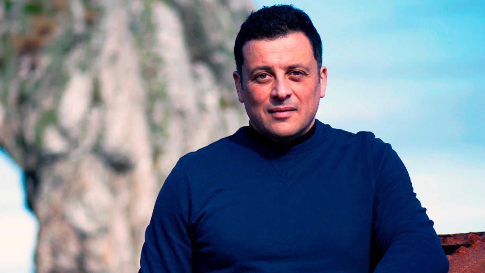 Thriller writer Adam Hamdy moves to Pan Macmillan for three new novels ...