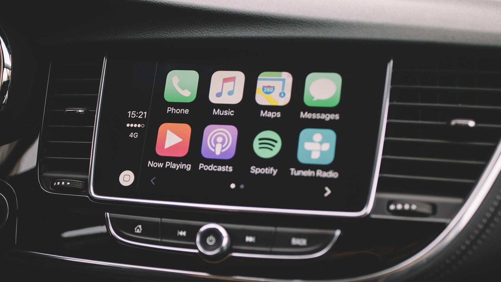 What is a car infotainment system? | Motorpoint